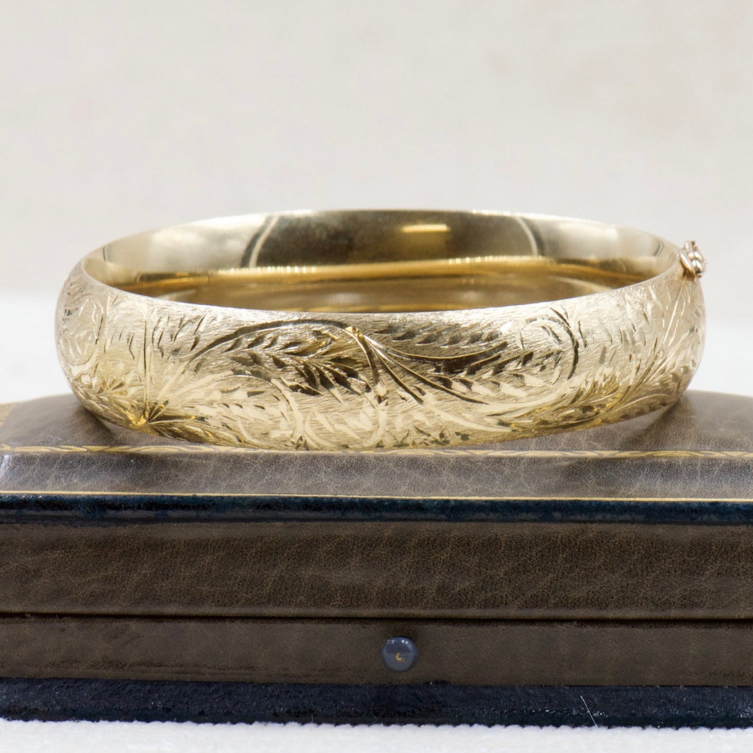 Antique Gold Bangle – Dianne's Jewelry